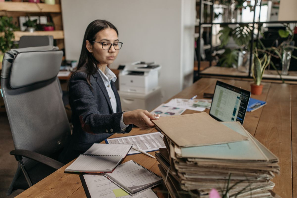 What is a Task Chair? Differences Between Task and Office Chairs