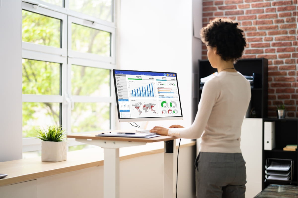 Are Standing Desks Good For You? Posture, Back Pain and Benefits