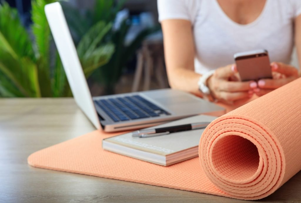9 Office Exercises to Keep You Fit & Focused at Work | ARTEIL